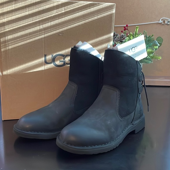 UGG | Shoes | New Ugg Leather Boots | Poshmark